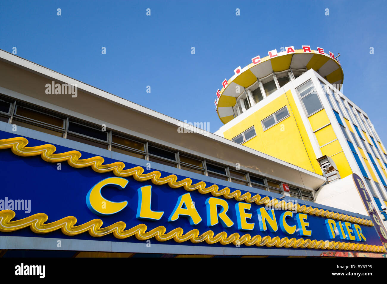 ENGLAND Hampshire Portsmouth Clarence Pier amusement arcade on the ...