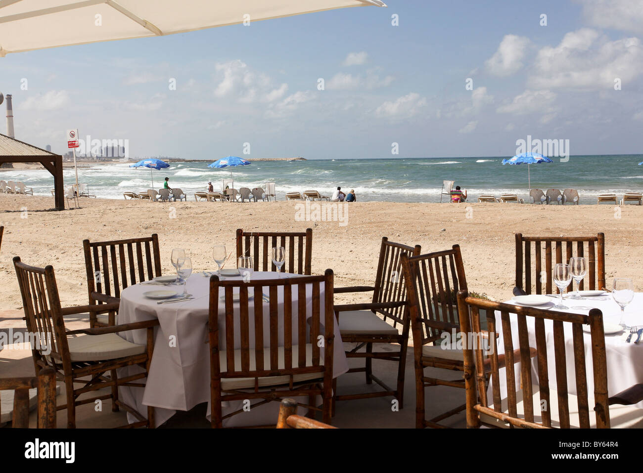 Seaside cafe coastal coast hi-res stock photography and images - Alamy