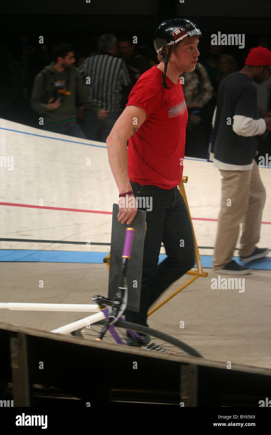 Red bull winning hi-res stock photography and images - Alamy