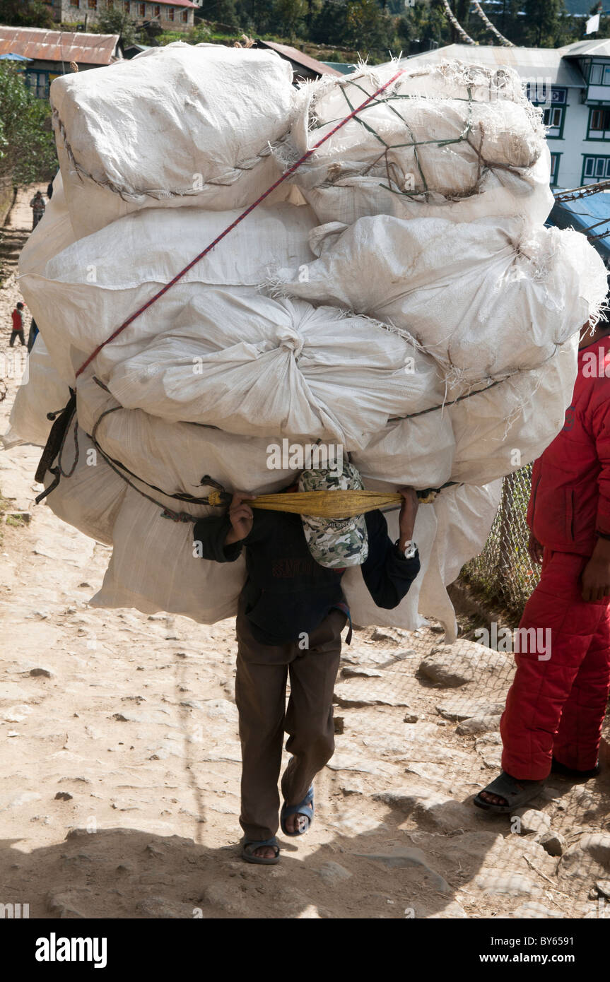 Young porter nepal hi-res stock photography and images - Alamy