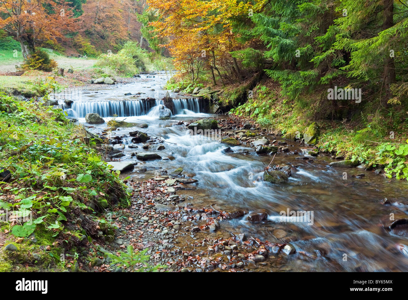 Rocky stream running through hi-res stock photography and images - Alamy