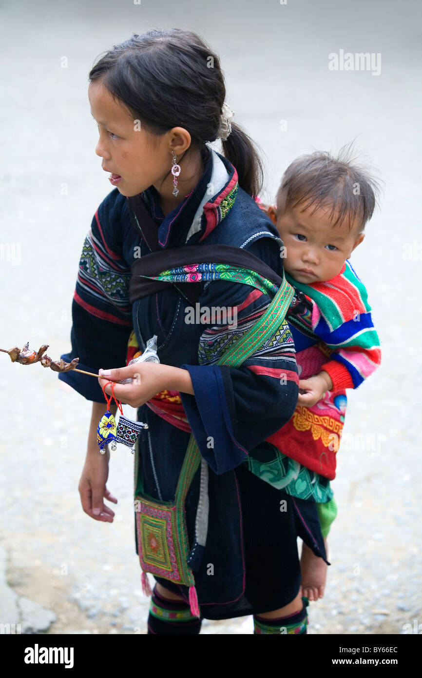 Black hmong young women hi-res stock photography and images - Alamy