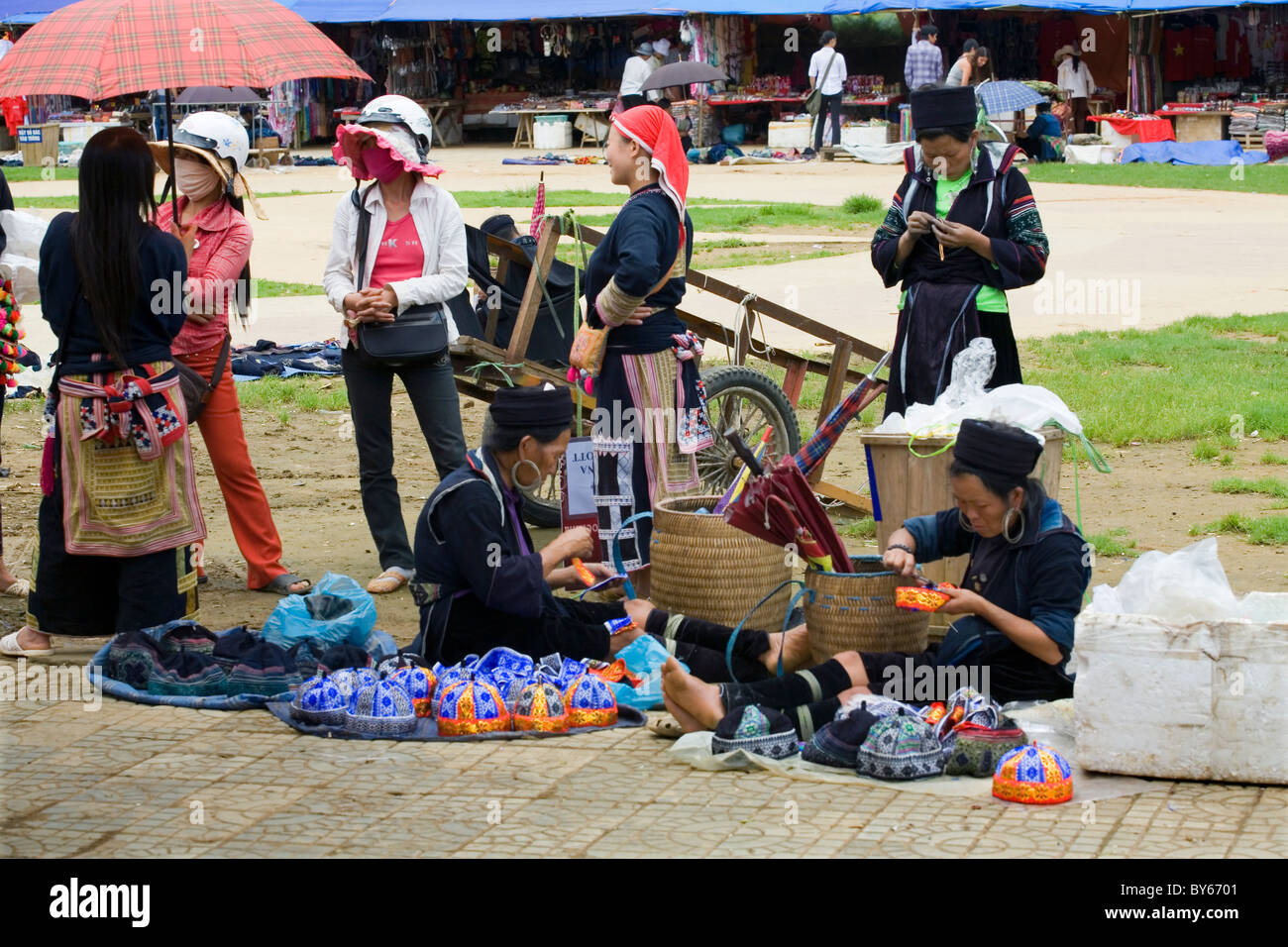 street stalls in a market Stock Photo - Alamy