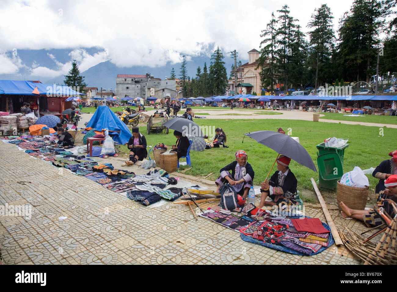 street stalls in a market Stock Photo - Alamy