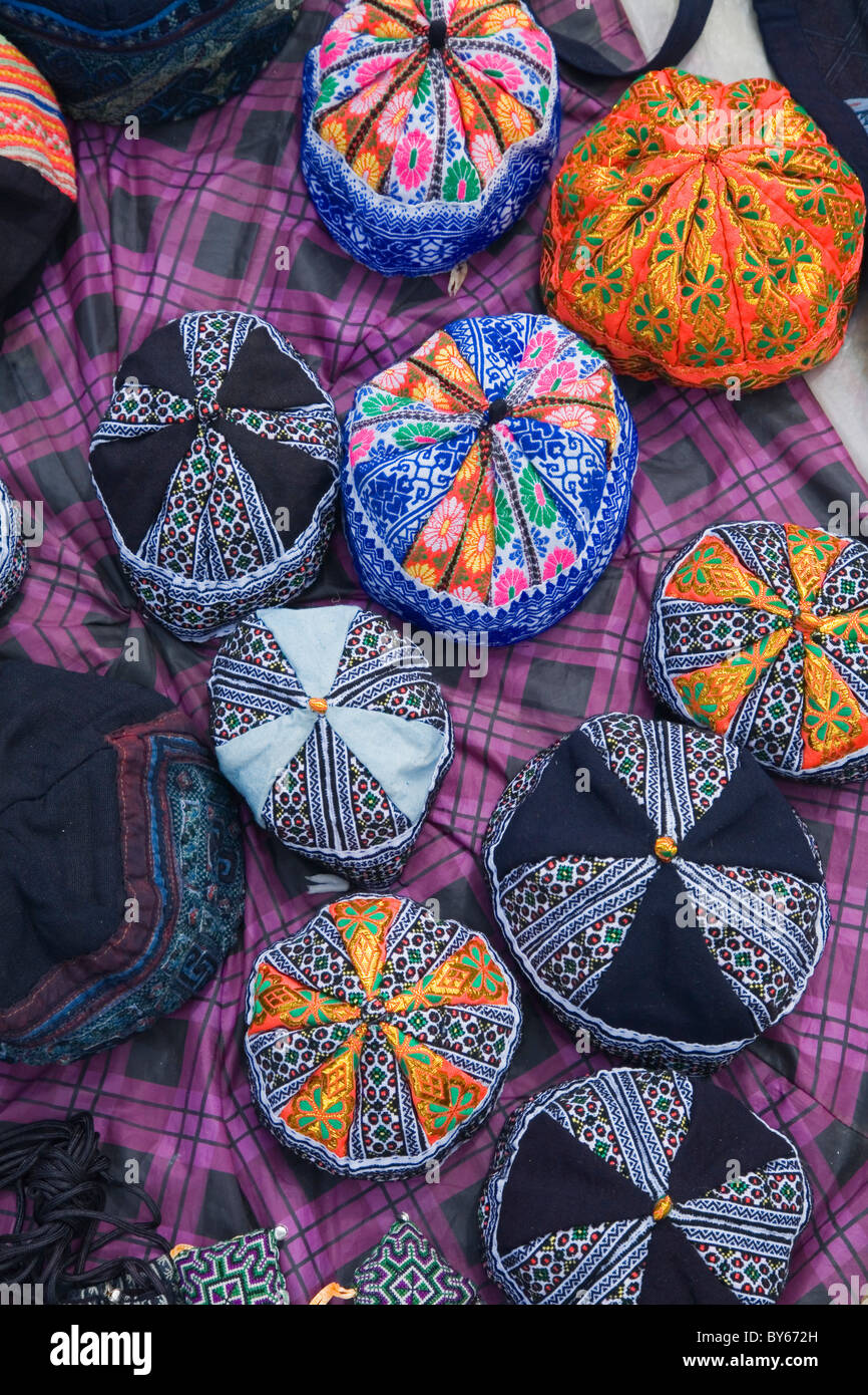 Southeast asian traditional handicrafts hi-res stock photography and ...