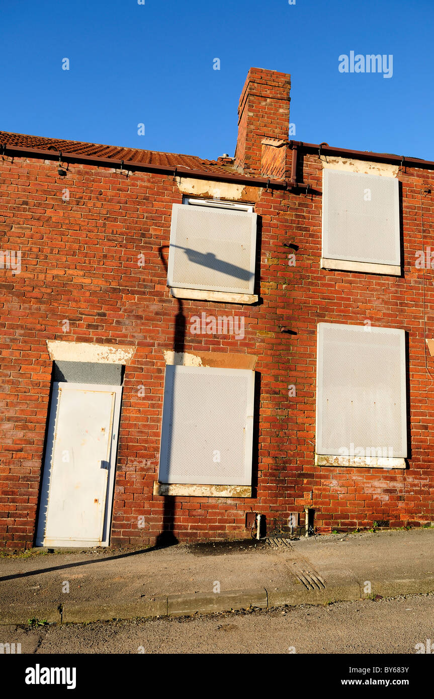 Condemned house uk hi-res stock photography and images - Alamy