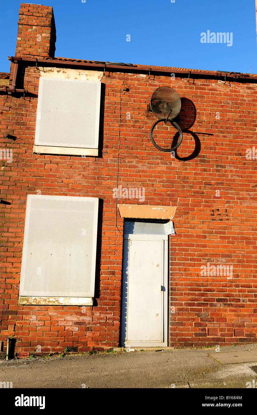 Condemned house uk hi-res stock photography and images - Alamy