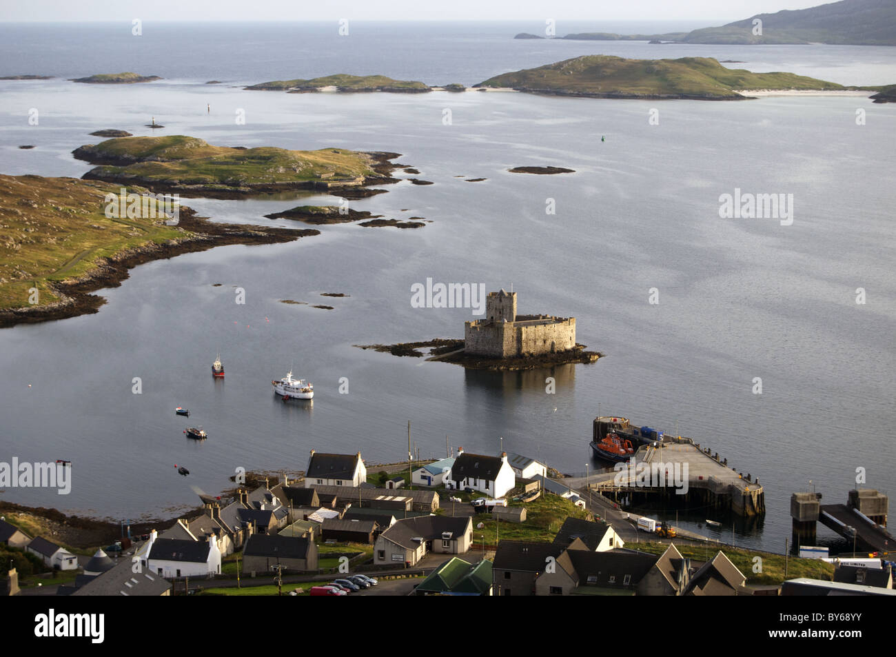 Isle of barra castlebay hi-res stock photography and images - Alamy