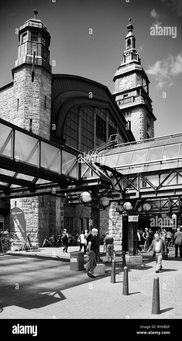 Detail main entrance portal hi-res stock photography and images - Alamy