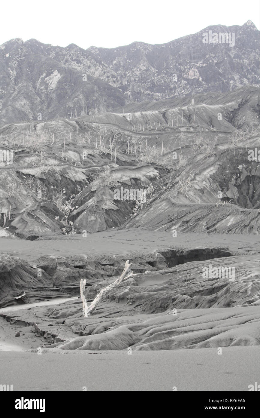 Volcanic fallout hi-res stock photography and images - Alamy