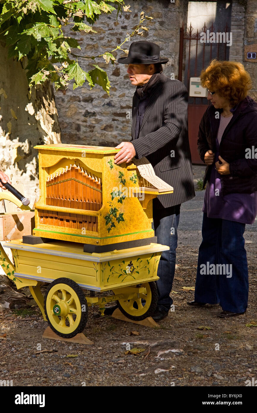 Organ grinder hi-res stock photography and images - Alamy