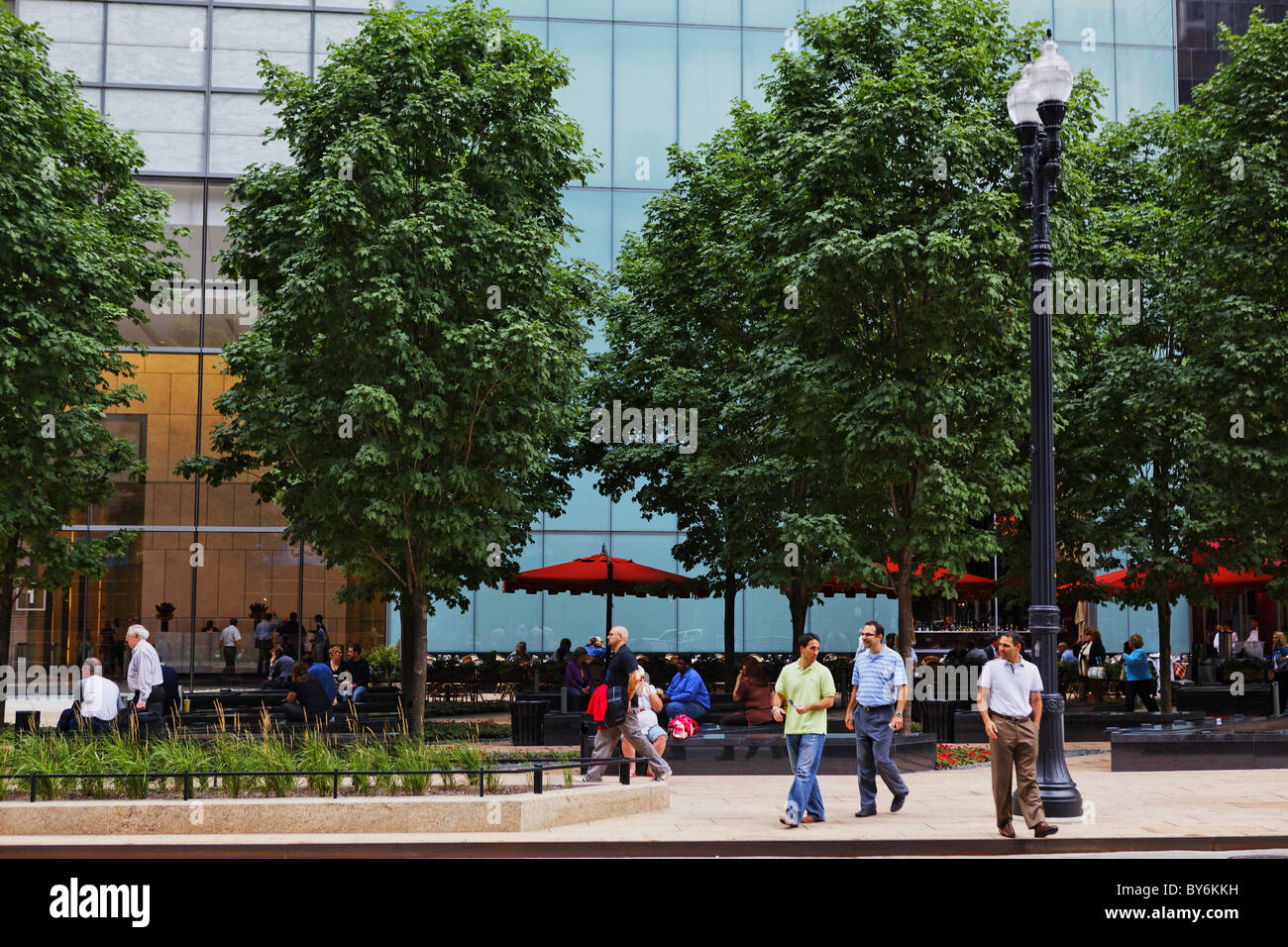 Modern Facade of One South Dearborn Tower, Chicago, Illinois, USA Stock ...