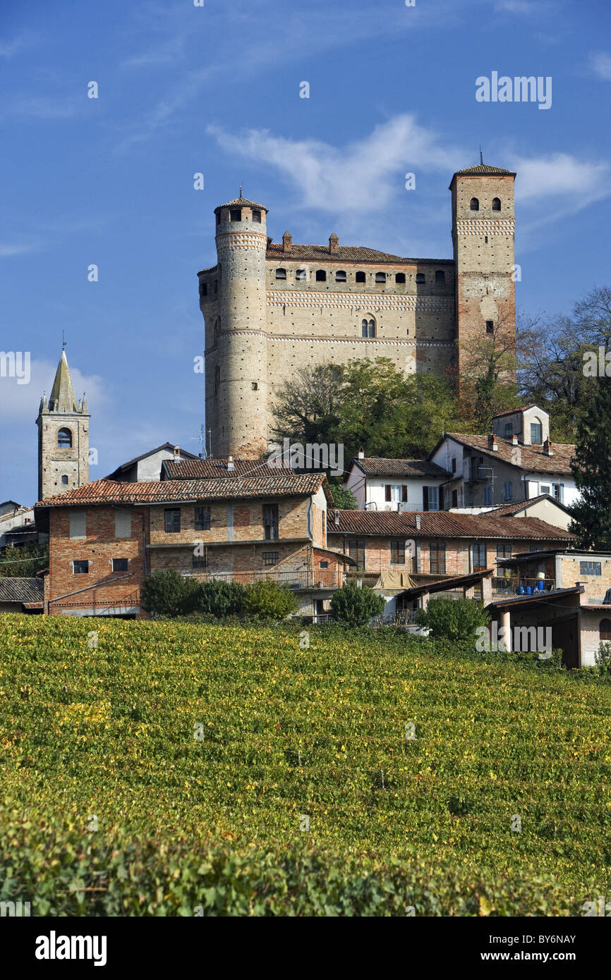 Serralunga d'Alba, Langhe, Piedmont, Italy Stock Photo - Alamy