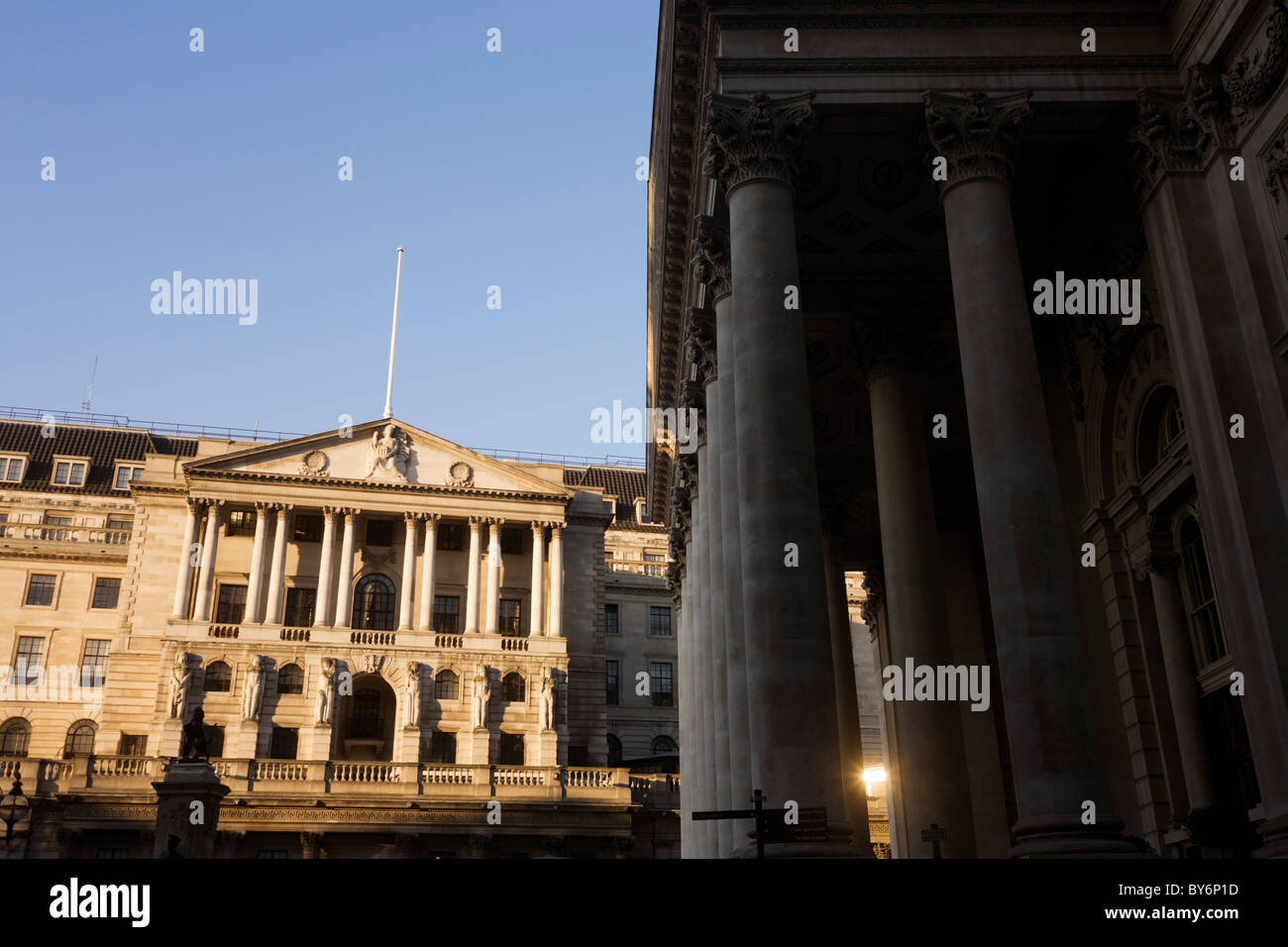 The Bank of England and the pillars of Cornhill Stock Photo - Alamy
