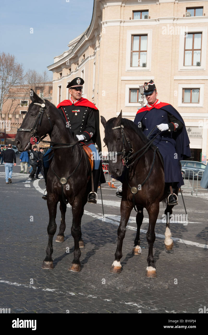 Italy police and carabinieri on horse in hight uniforms Stock Photo - Alamy