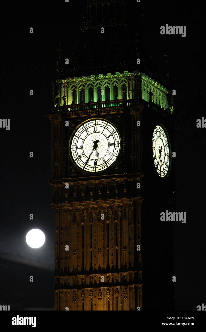 Big Ben, pictured on a full moon Stock Photo - Alamy