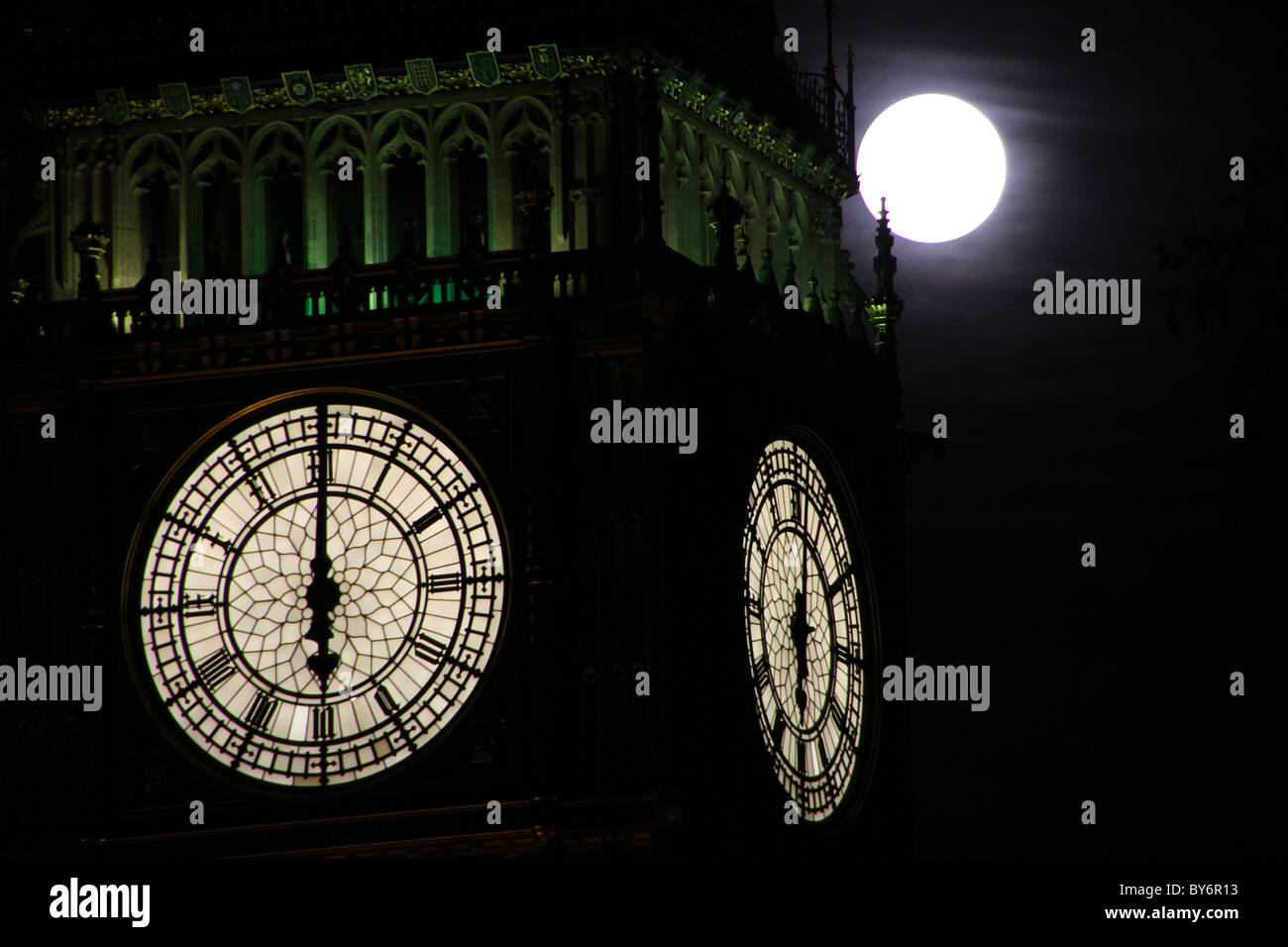 Big Ben, pictured on a full moon Stock Photo - Alamy