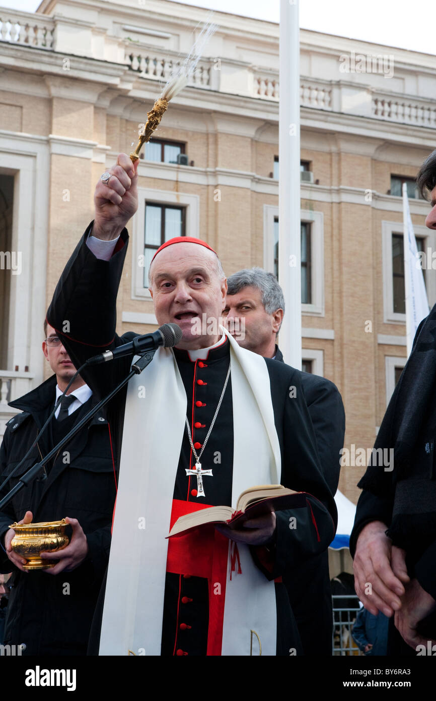 Cardinal vatican hi-res stock photography and images - Alamy