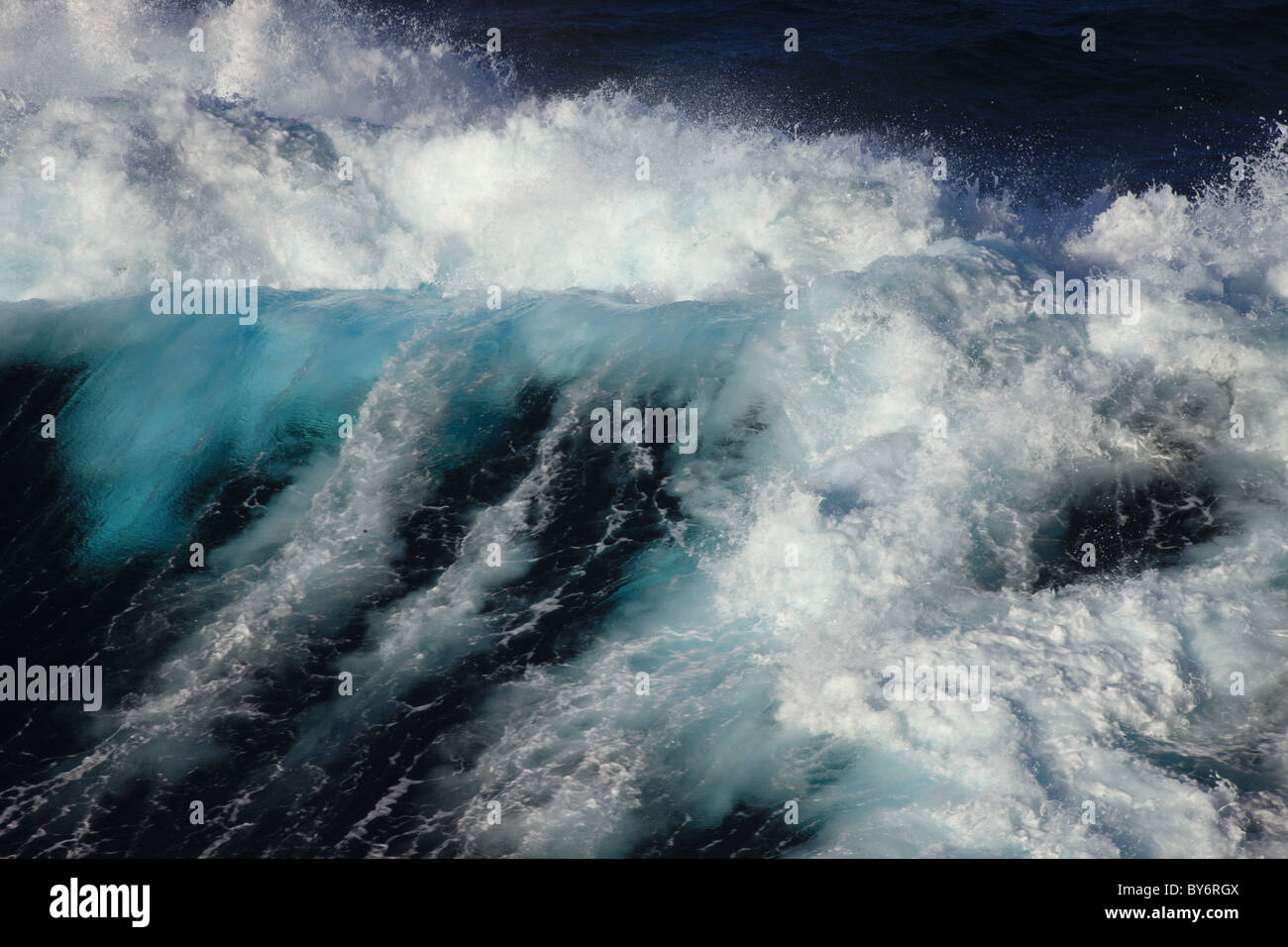 A beautiful wave breaking in the Atlantic Ocean Stock Photo - Alamy