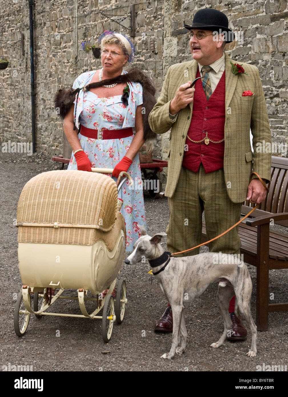 1940 weekend hi-res stock photography and images - Alamy