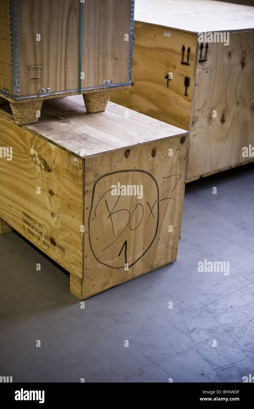 Airport boxes hi-res stock photography and images - Alamy