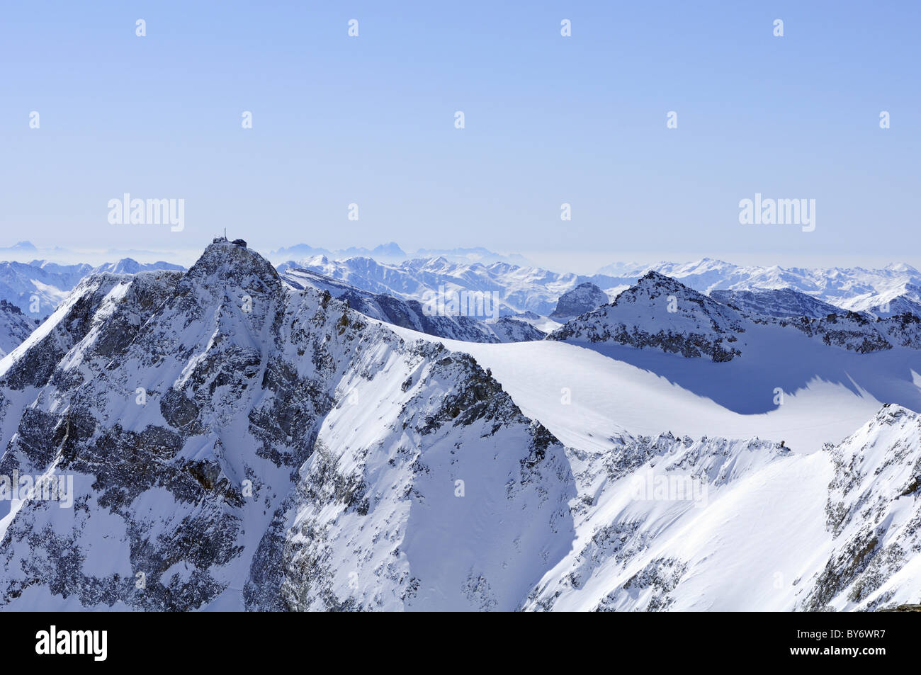 Hoher Sonnblick with Zittelhaus hut at the summit, Rauriser Tal valley ...