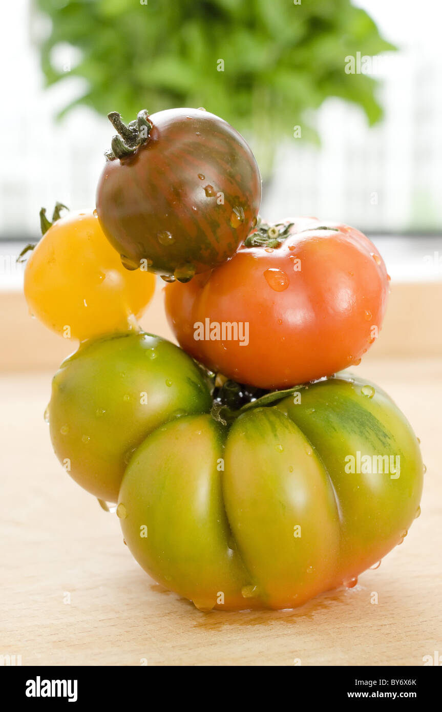 Different coloured tomatoes hi-res stock photography and images - Alamy