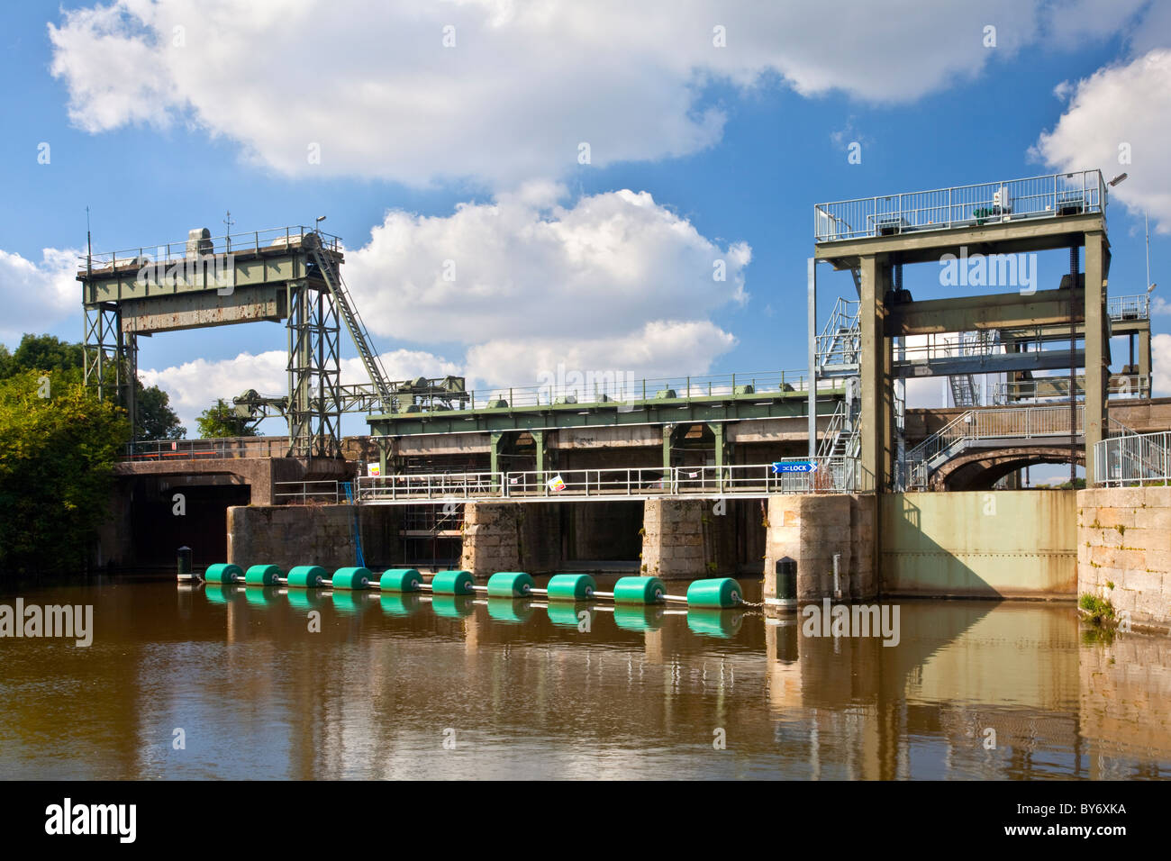 Sluice gates flood hi-res stock photography and images - Alamy