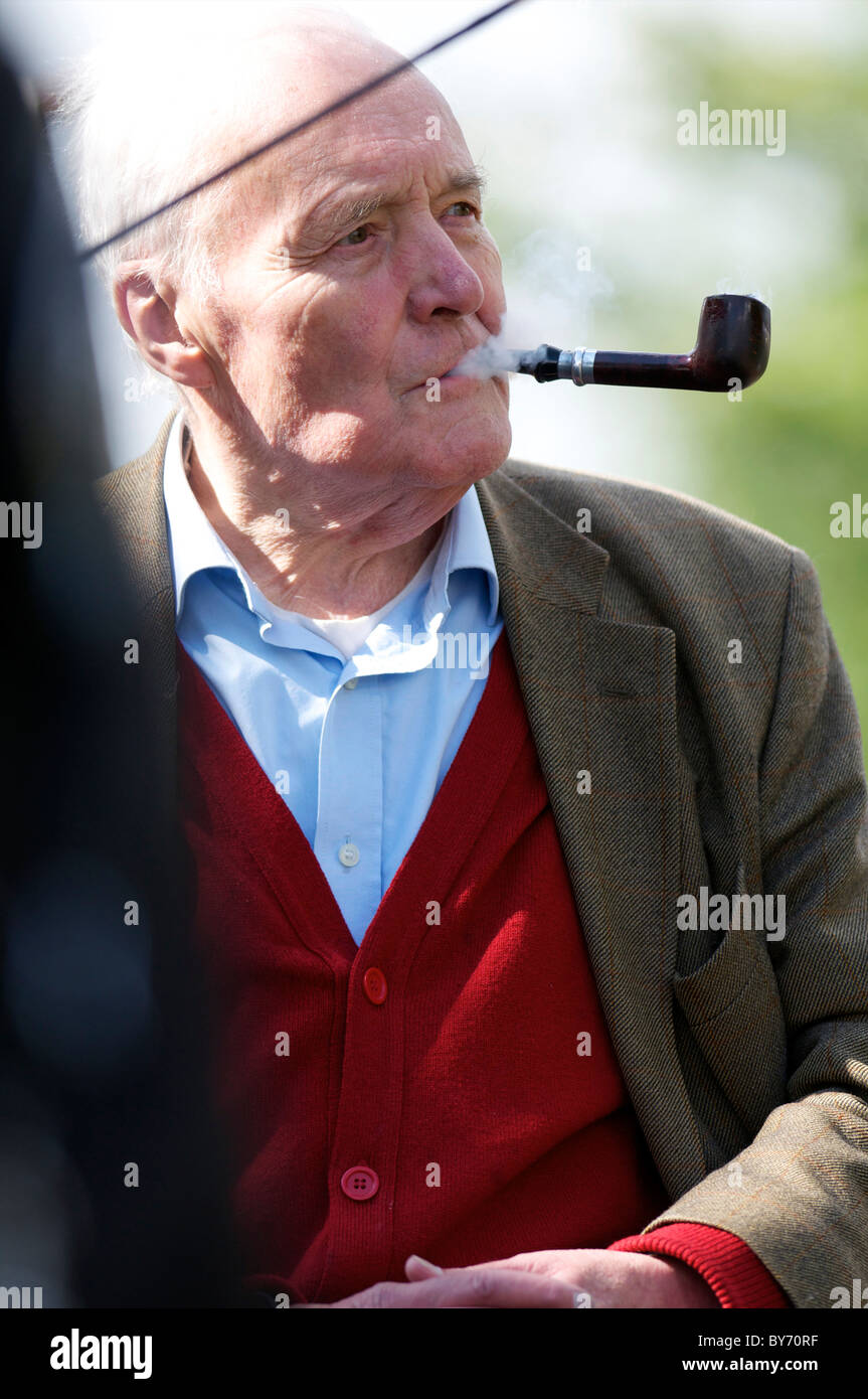 Tony Benn MP Smoking his pipe at Burston Strike School Rally Stock ...