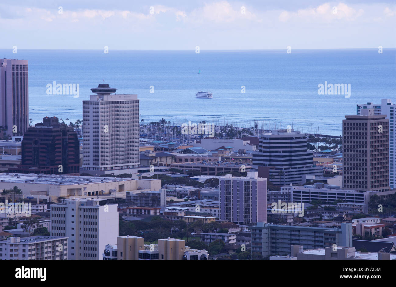 View at high rise buildings of Honolulu and ocean, Honolulu, Oahu ...