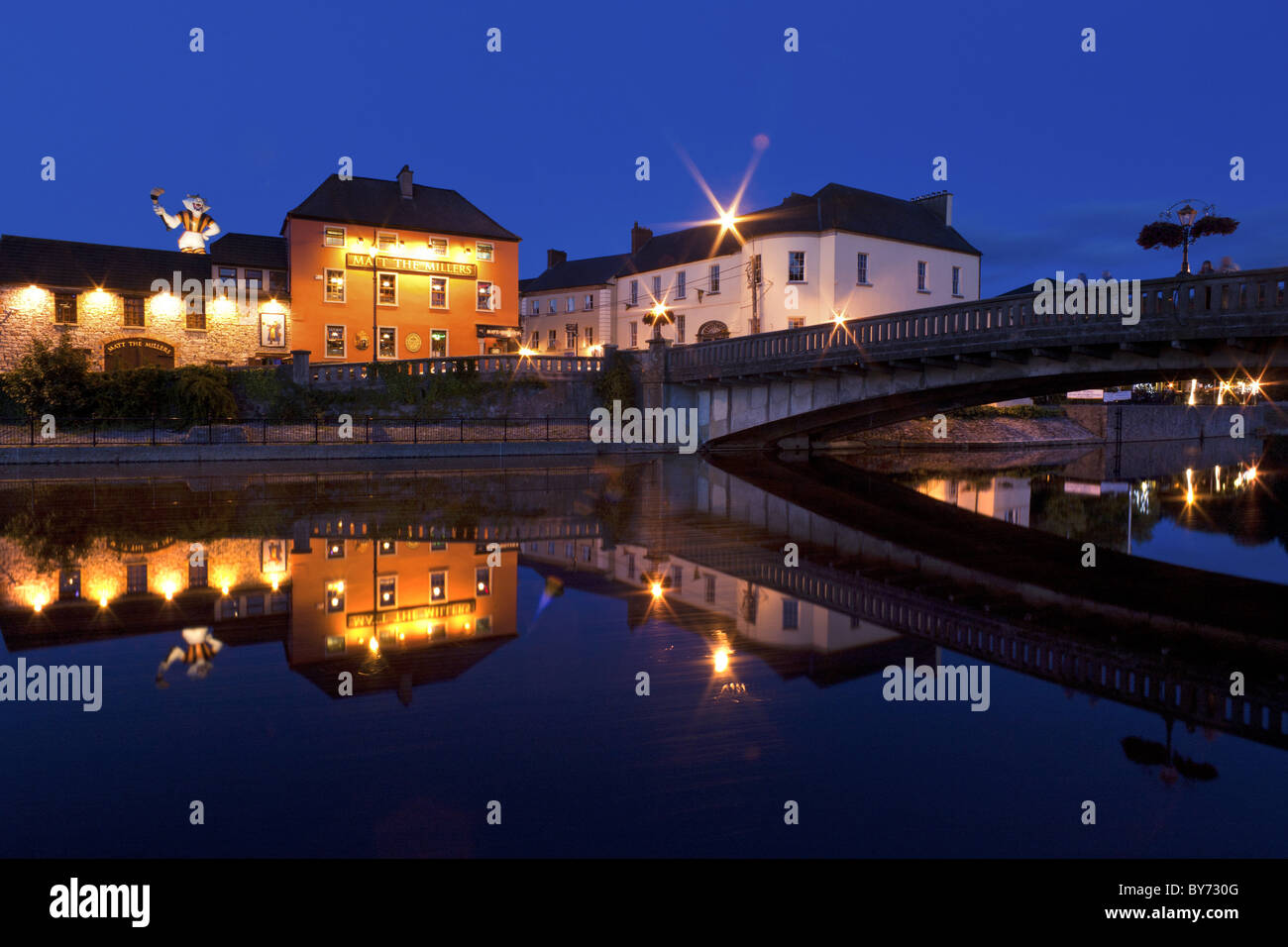 Tynen's Bridge at night, River Nore, Kilkenny, County Kilkenny, Ireland ...