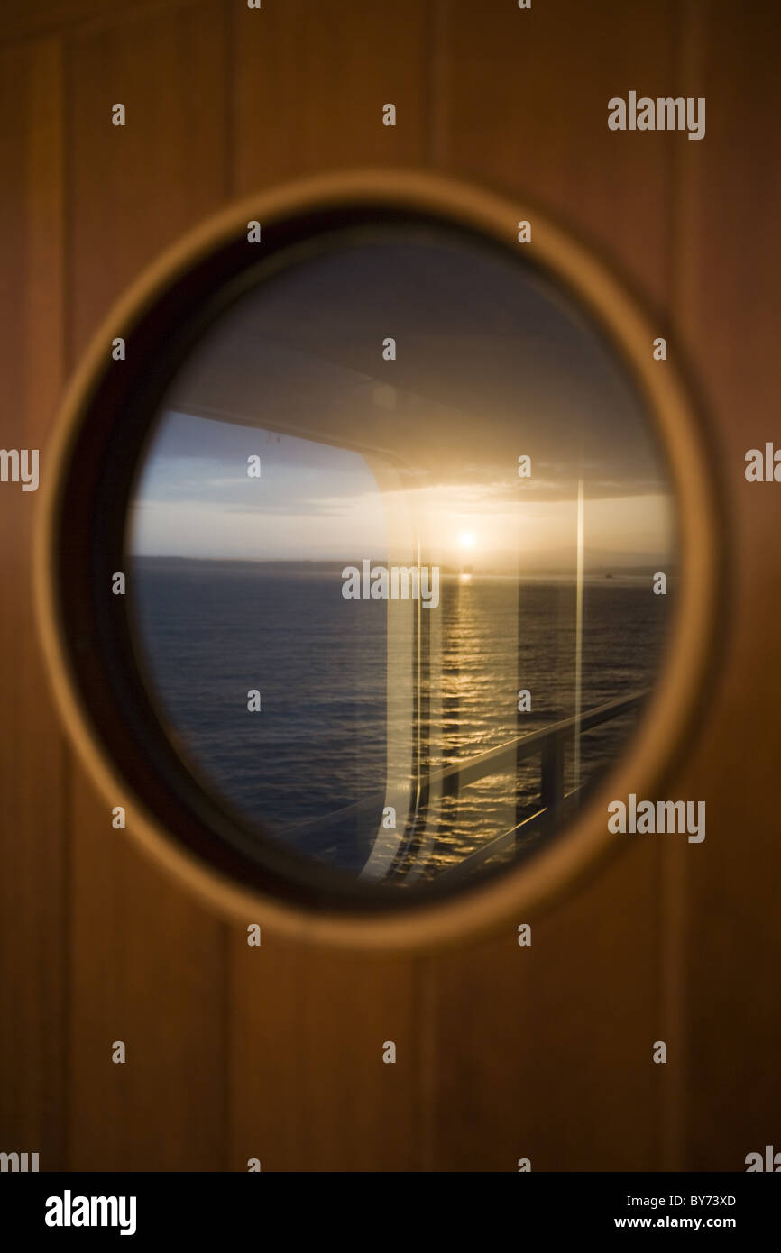 Silver cloud cruiseship hi-res stock photography and images - Alamy