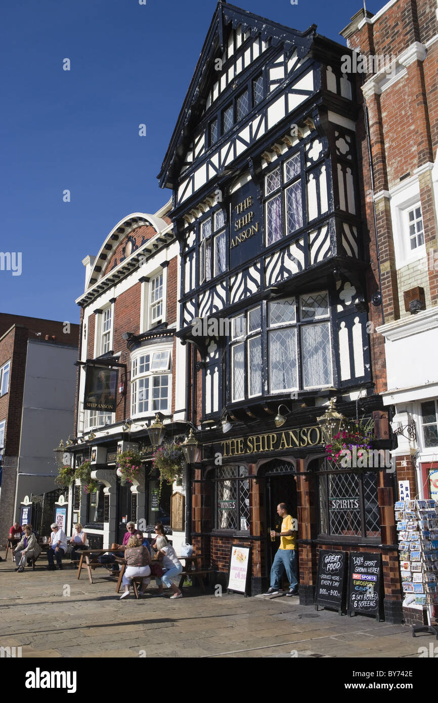 The Ship Anson Restaurant and Pub in the sunlight, Portsmouth ...