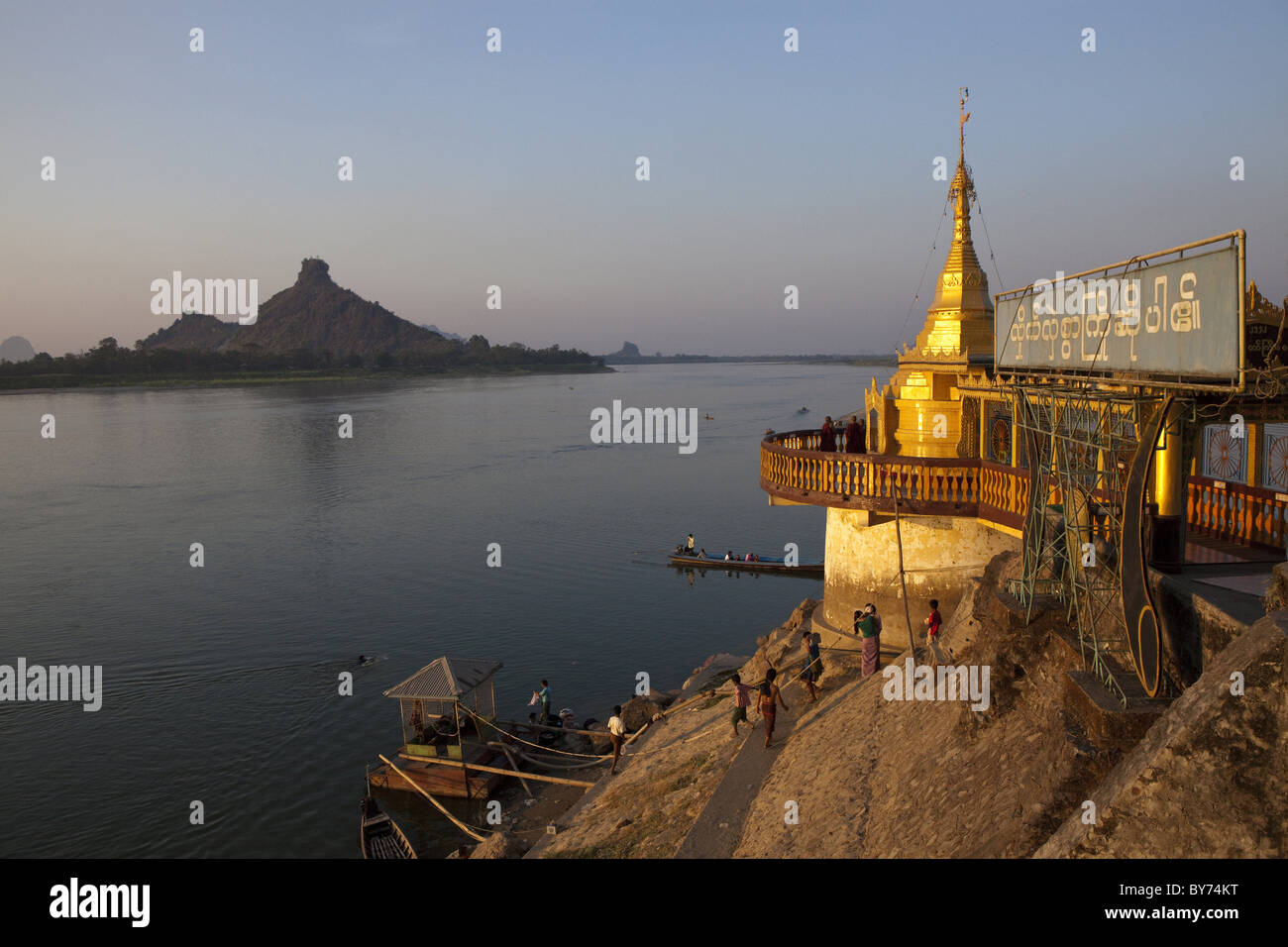 Shwe Yin Myaw Pagoda at the Thanlwin river at sunset, Hpa-An, Kayin ...