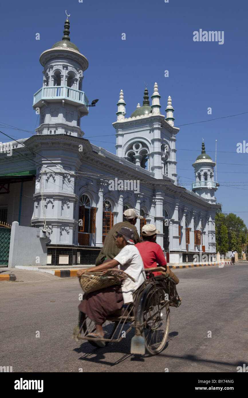 Mawlamyaing hi-res stock photography and images - Alamy