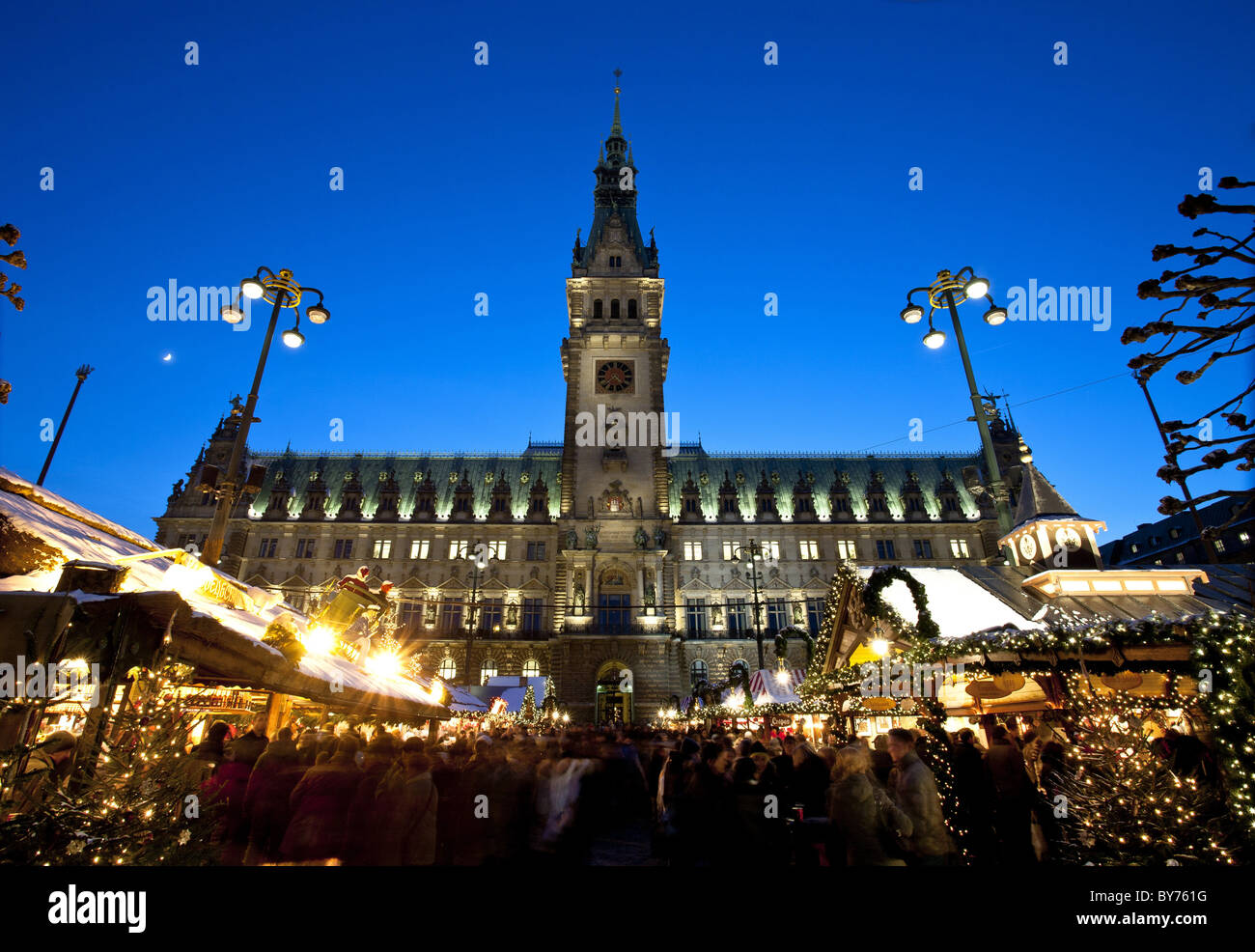 Traditional Hamburg Christmas Market Town Hi res Stock Photography And traditional-hamburg-christmas-market-town-hi-res-stock-photography-and