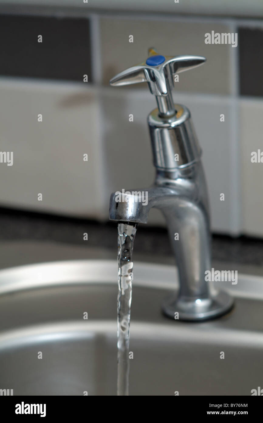 Kitchen tap running water hi-res stock photography and images - Alamy