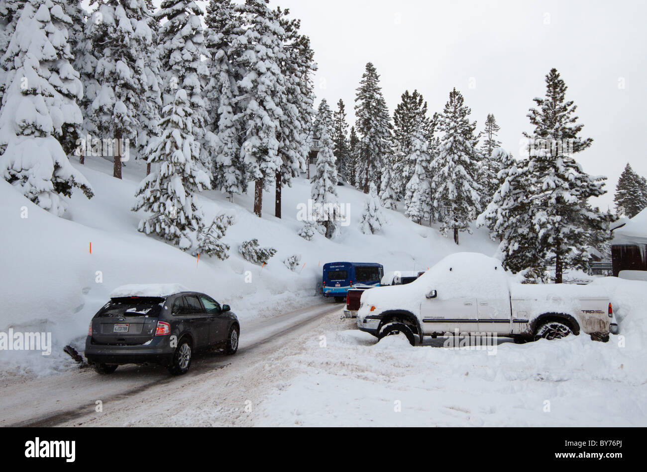 Car driving in snow with mountains hi-res stock photography and images ...