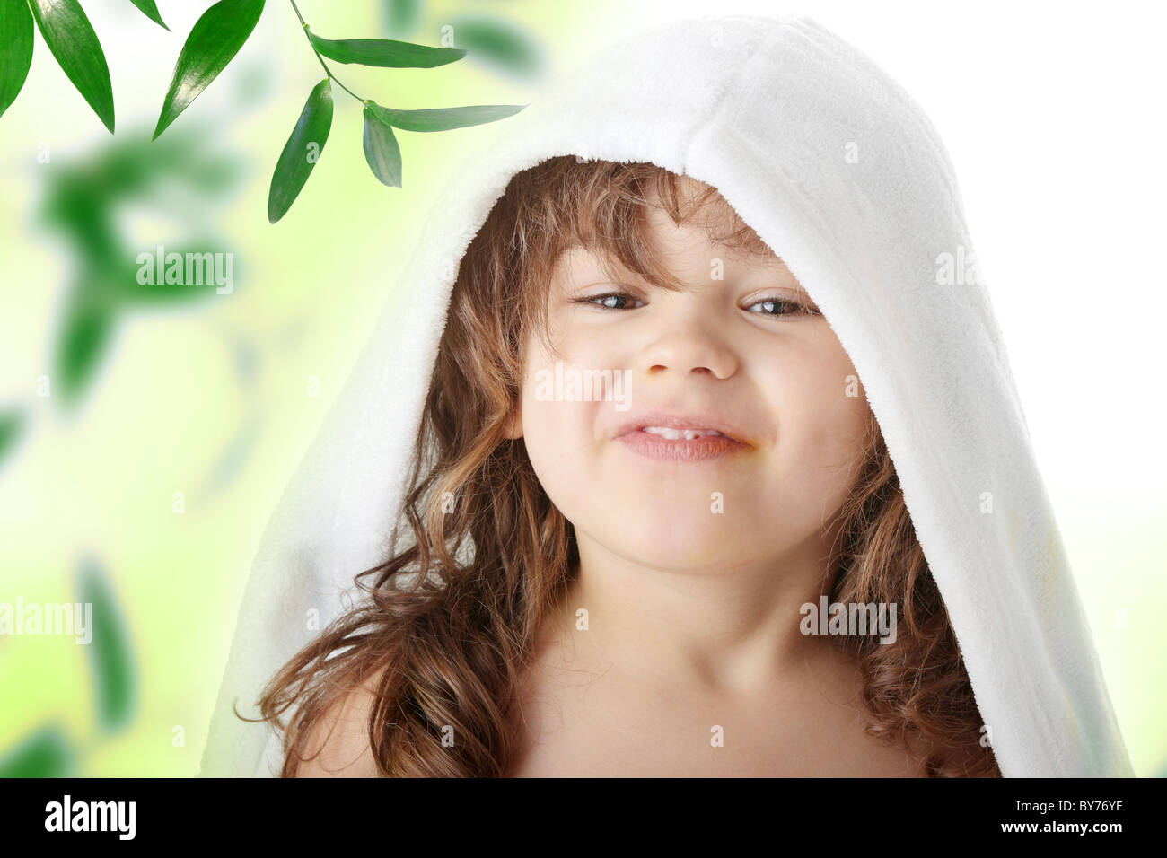 Portrait Of A 5 Year Old Girl After Bath Stock Photo Alamy portrait-of-a-5-year-old-girl-after-bath-stock-photo-alamy