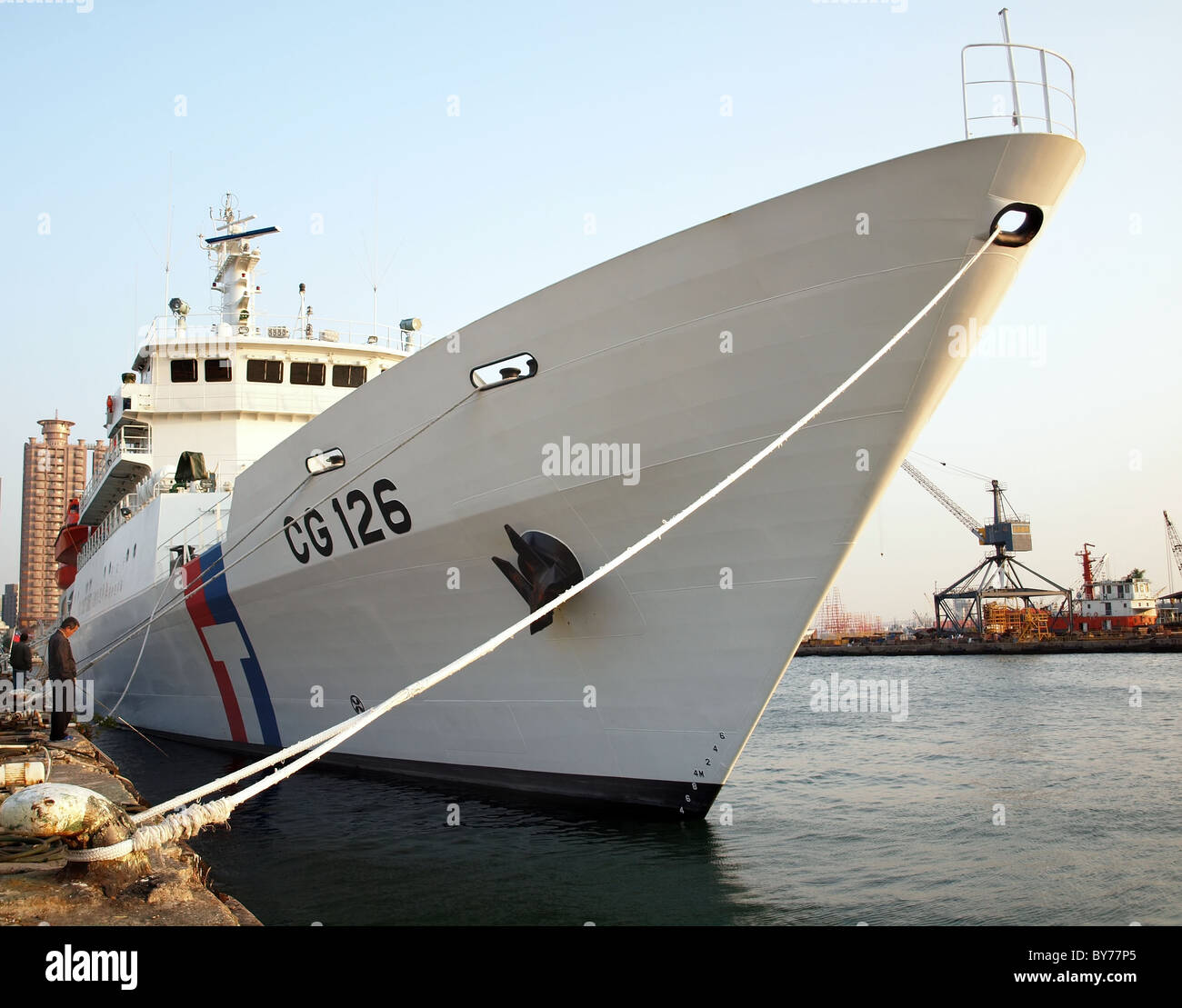 Mooring of a ship hi-res stock photography and images - Alamy