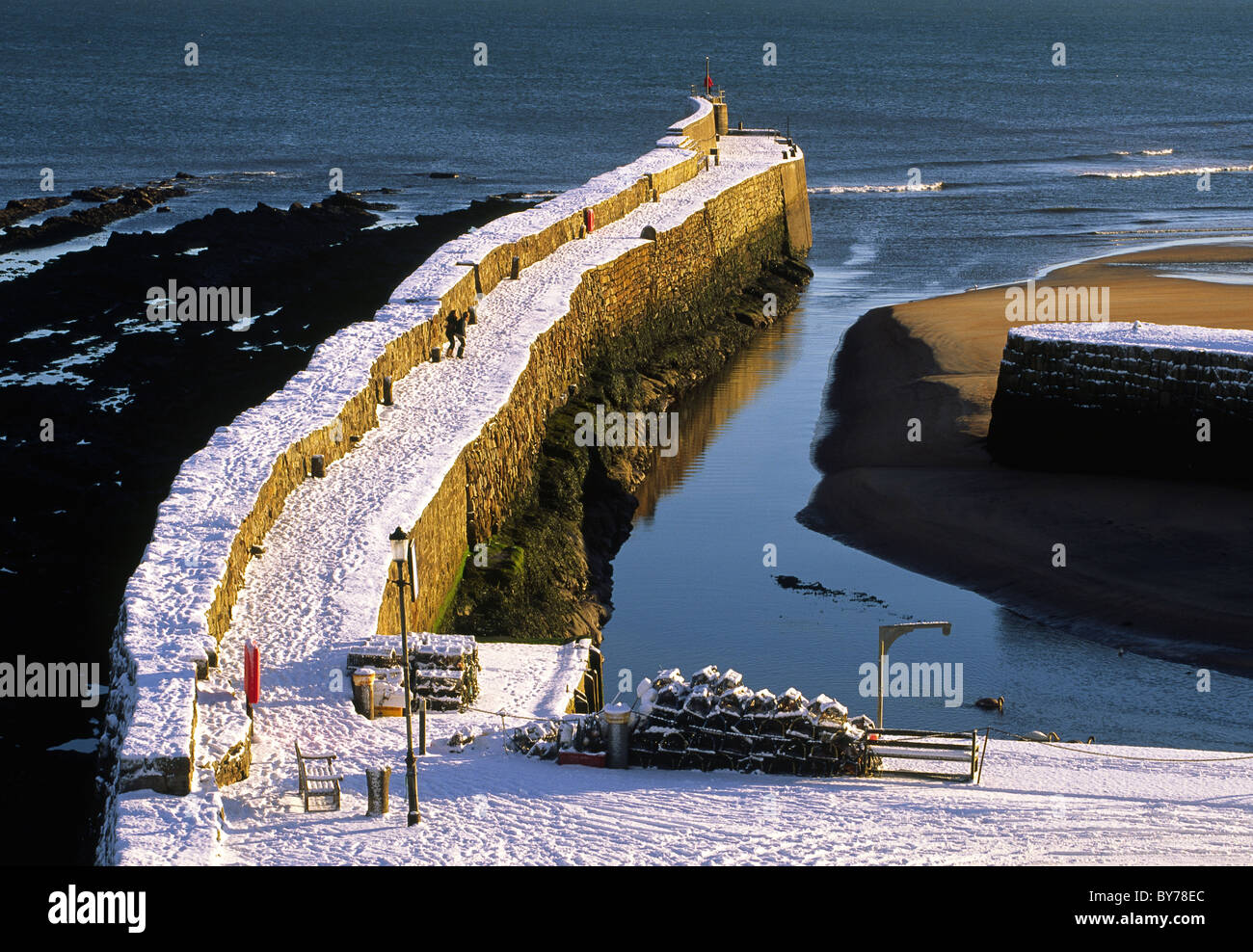 St andrews pier hi-res stock photography and images - Alamy