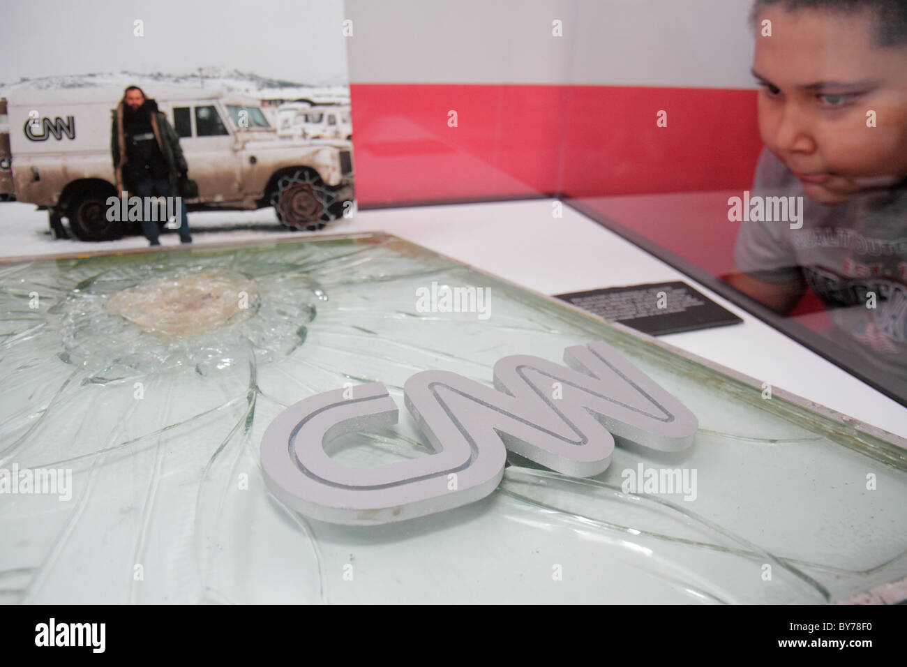 Inside cnn studio products hi-res stock photography and images - Alamy
