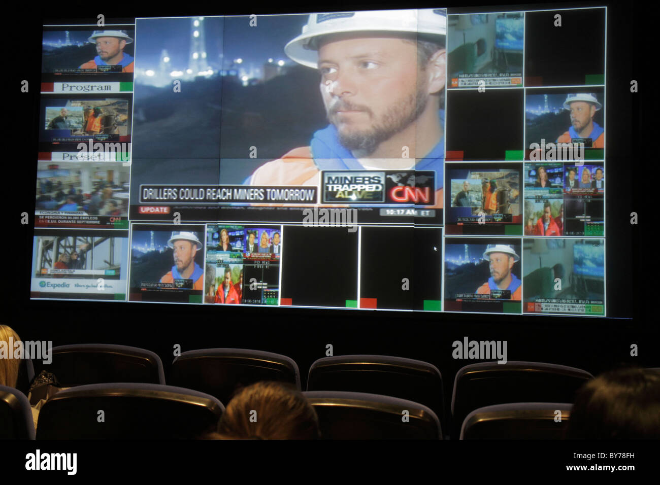 News media hi-res stock photography and images - Alamy