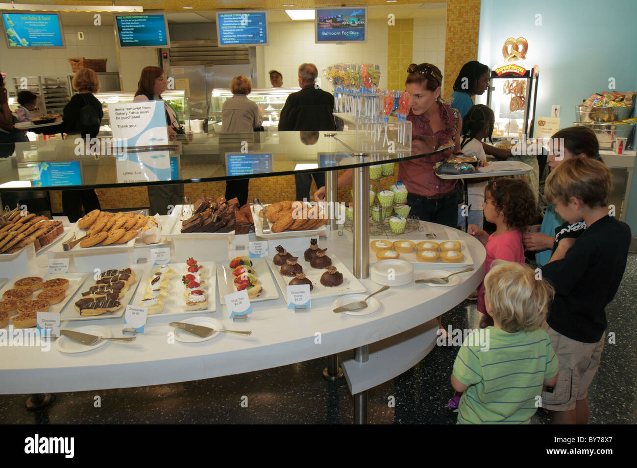 Atlanta Georgia,Pemberton Place,Georgia Aquarium,attraction,cafeteria ...