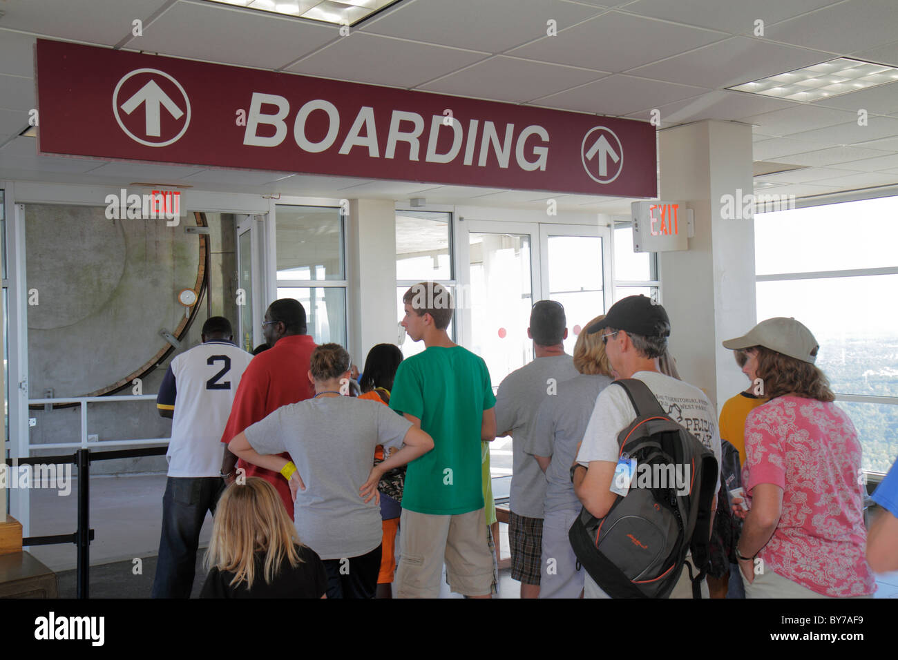 Cable car and gondola lift hi-res stock photography and images - Alamy