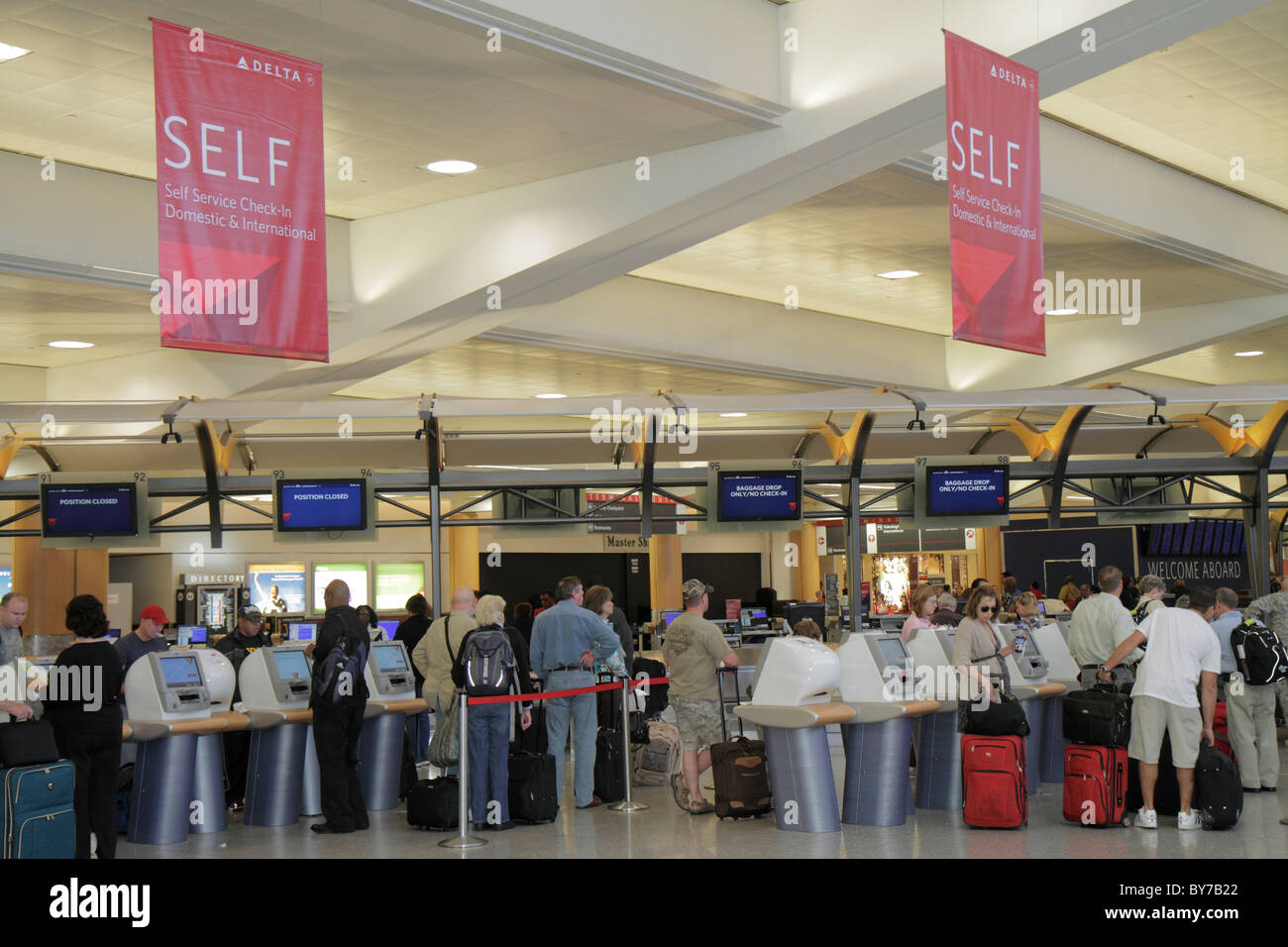 American Airlines Check In Counter High Resolution Stock Photography ...