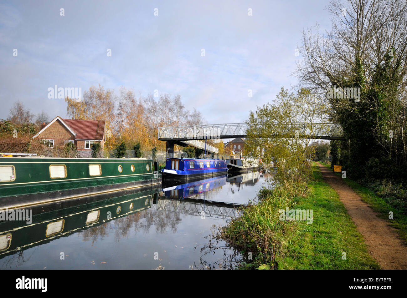 Aldermaston Padworth Kennet Avon Canal Berkshire UK Lock Lifting Bridge ...