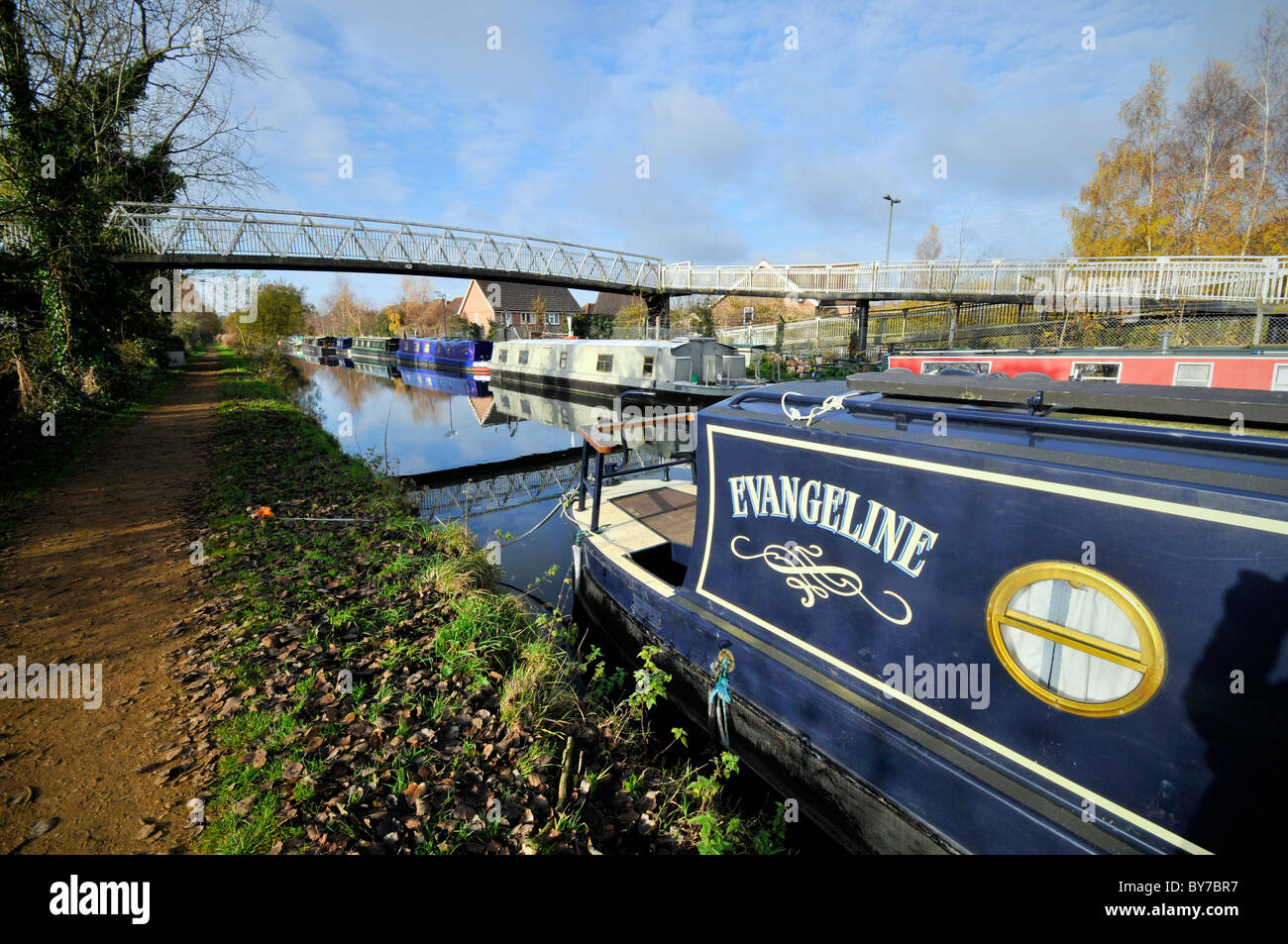 Aldermaston Padworth Kennet Avon Canal Berkshire UK Lock Lifting Bridge ...