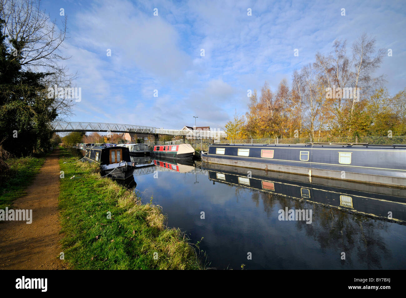 Aldermaston Padworth Kennet Avon Canal Berkshire UK Lock Lifting Bridge ...