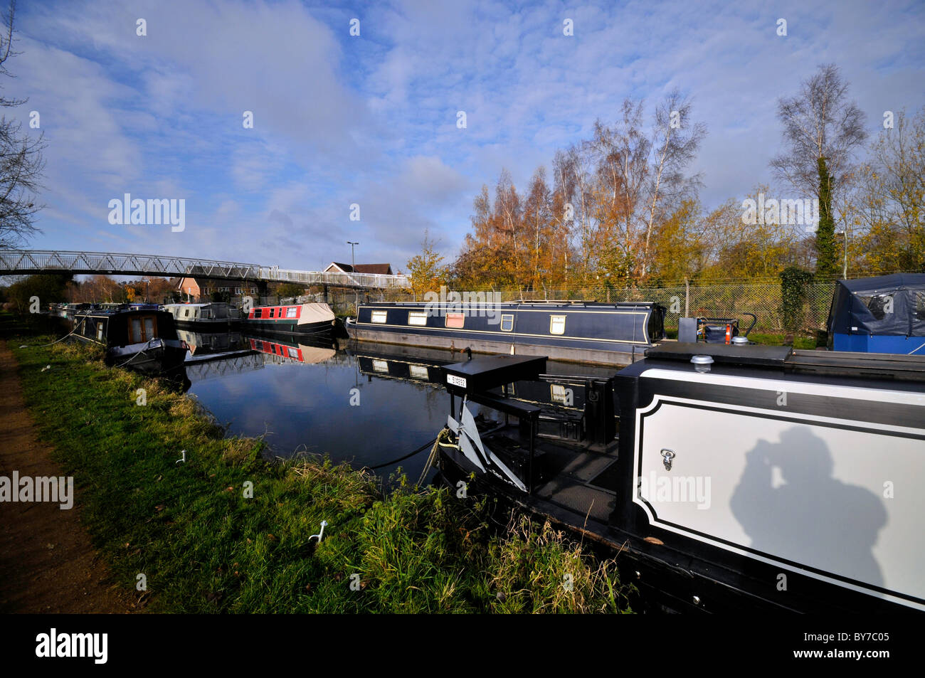 Aldermaston Padworth Kennet Avon Canal Berkshire UK Lock Lifting Bridge ...